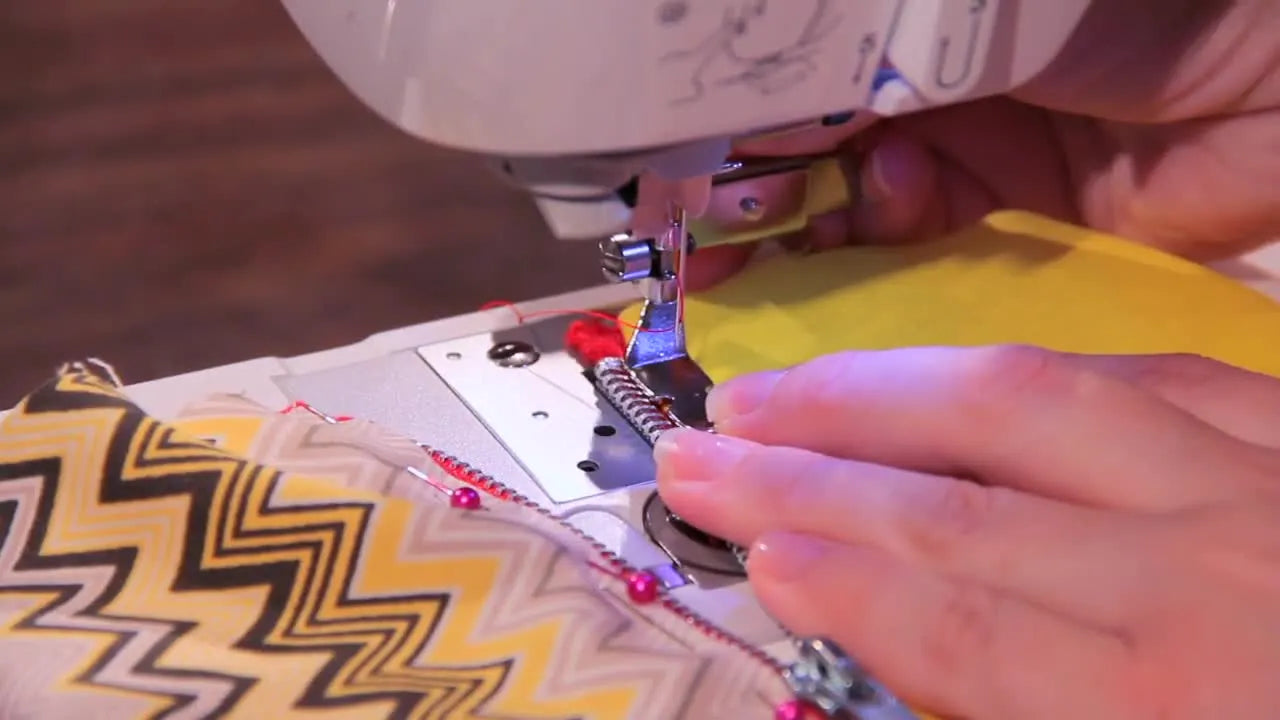 Master Zippers & Cording: A Guide to the Adjustable Zipper Foot ...