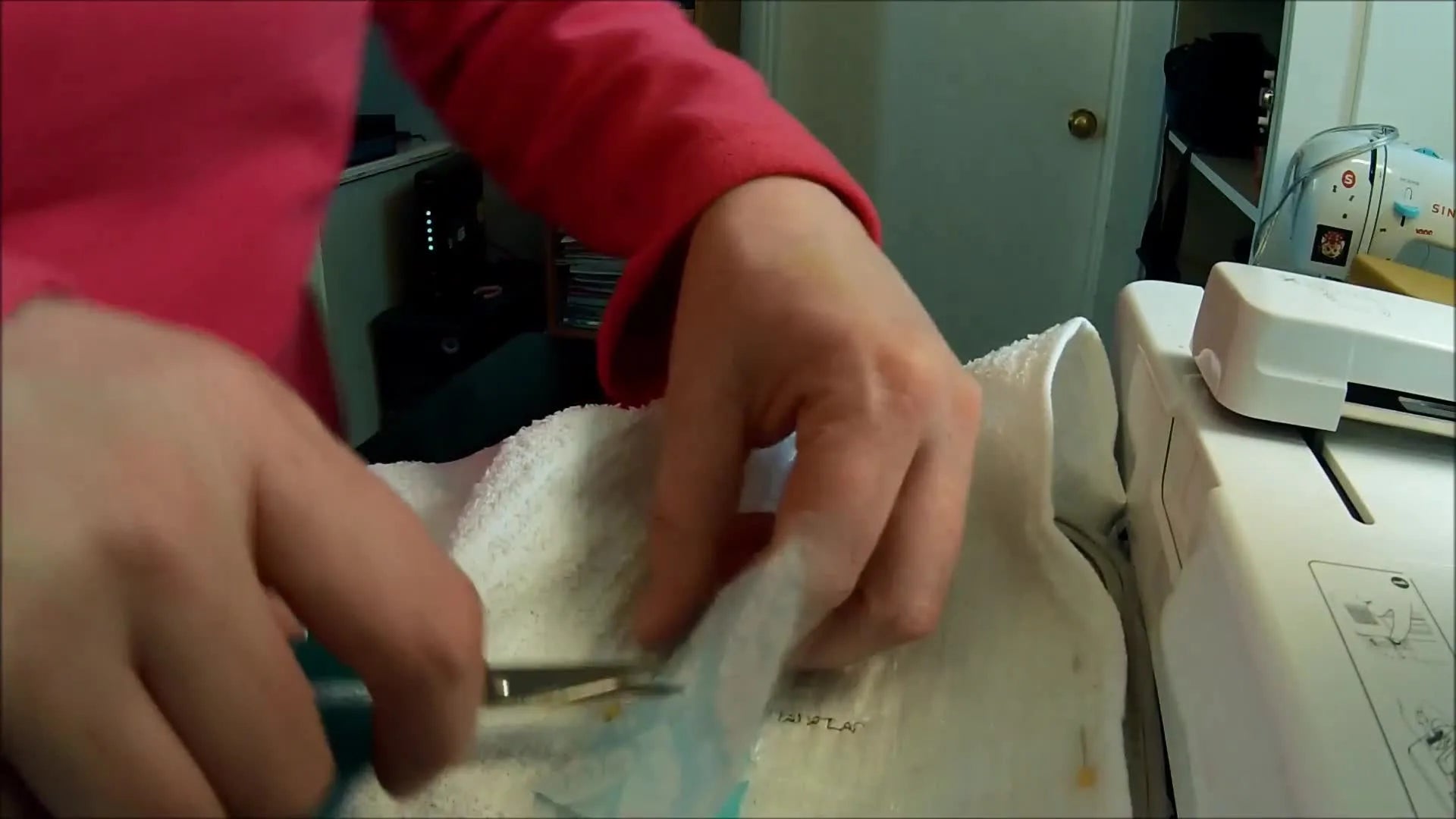 Brother SE425 Appliqué on Thick Towels: The “Float + Film” Method That ...